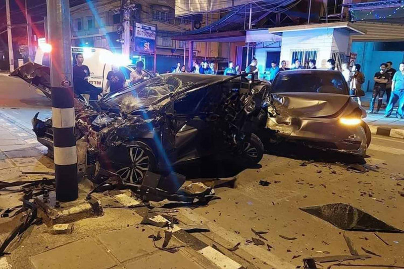 Bangkok Post - Unscathed Tesla driver who smashed into 12 other ...