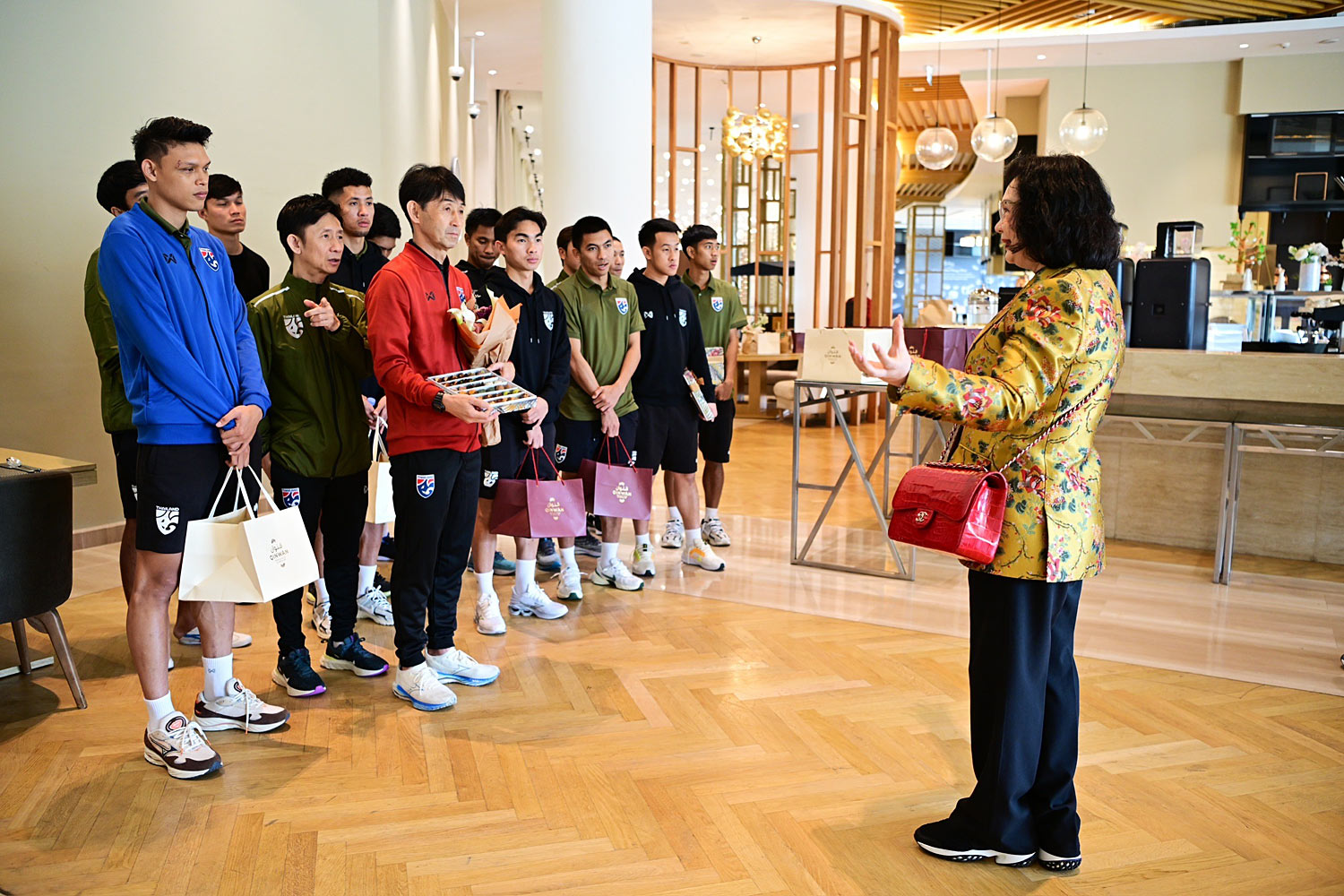 Bangkok Post - Khunying Patama boosts 'Changsuek' morale