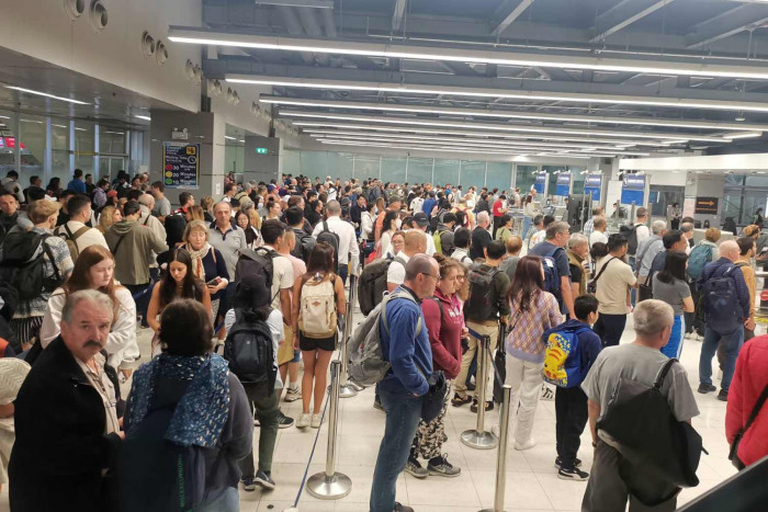 Bangkok Post - Airport chaos as passenger checkout system fails