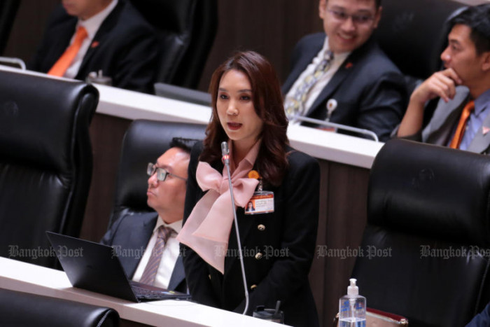 Bangkok Post - Move Forward slams Srettha for public feud with central bank