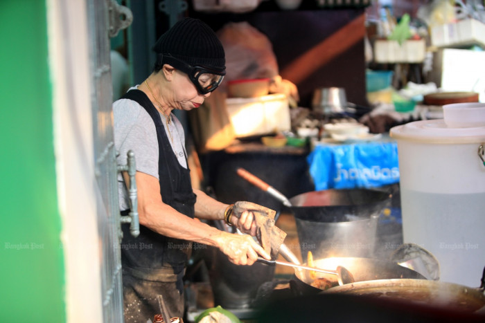 Bangkok Post - Celebrity chef scammed by fake cop