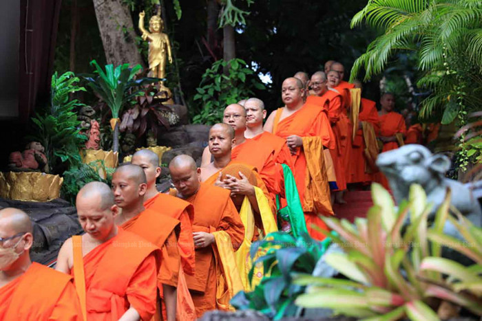 Bangkok Post - More than 100,000 monks issued with smart ID cards