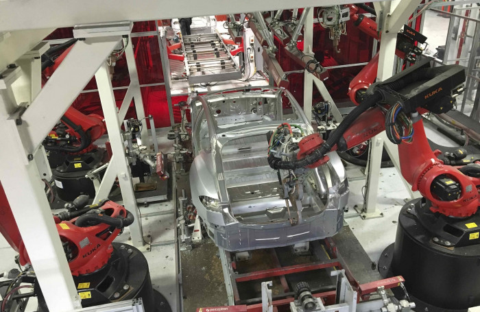 Bangkok Post - Tesla tosses out the assembly line