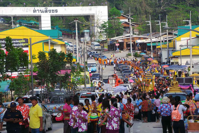 Bangkok Post - Singkhon crossing may be made full-time checkpoint