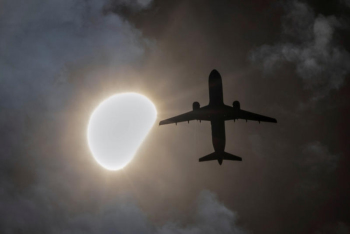 Bangkok Post - Total solar eclipse races across North America