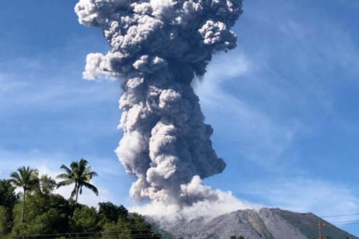 Bangkok Post - Indonesia's Mt Ibu erupts, spewing ash clouds