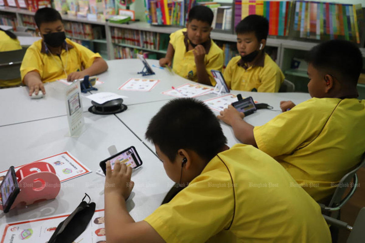 Bangkok Post - School classes ‘can go online’
