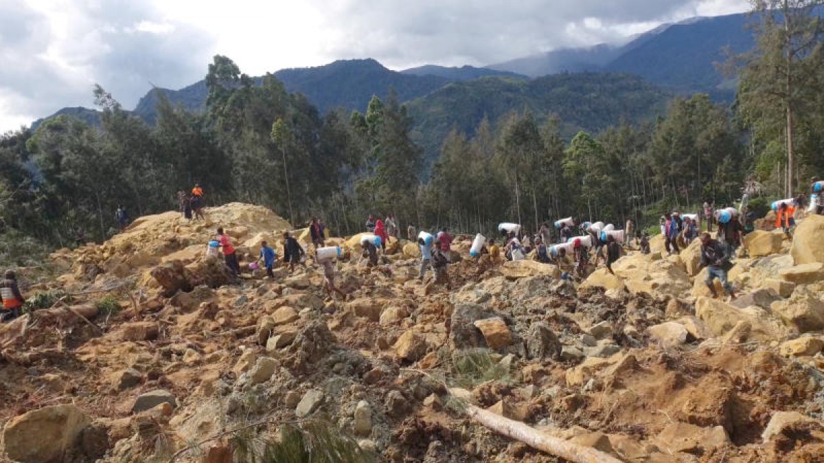 Bangkok Post - Over 300 buried in Papua New Guinea landslide