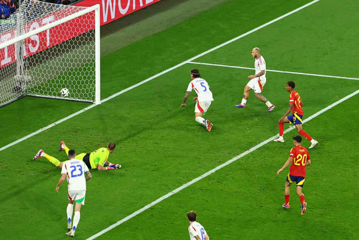 Bangkok Post - Calafiori own goal gives dominant Spain 1-0 win over Italy