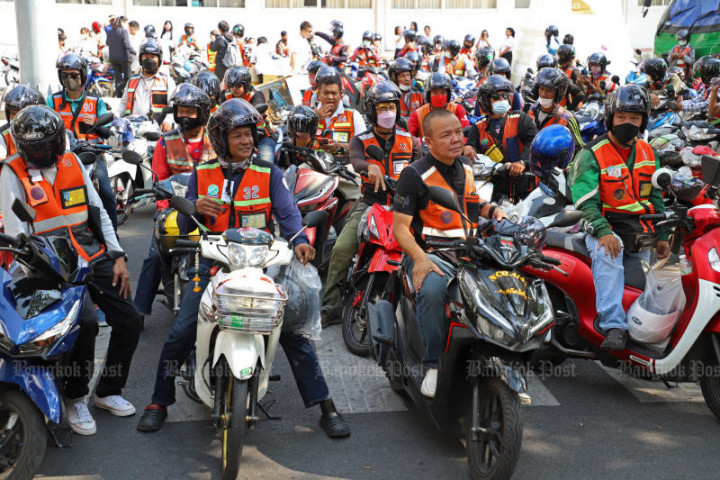 Bangkok Post - BMA urged to build its own motorcycle ride-hailing app