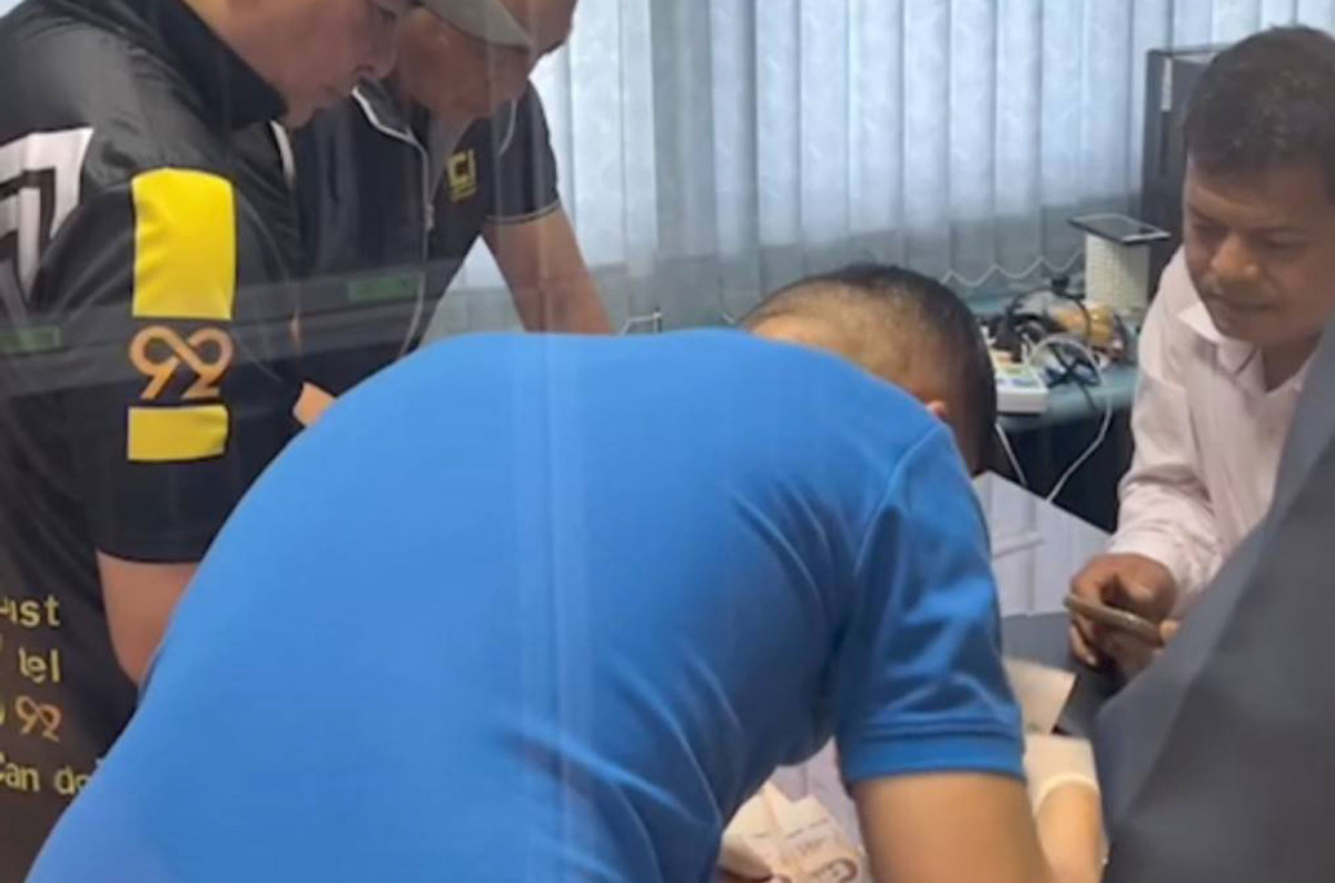 Bangkok Post Prosecutor Charged With Demanding Bribe To Drop Case