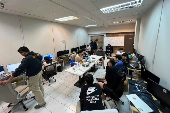 Bangkok Post - Koreans held over call-centre scam
