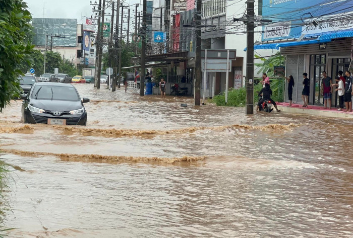 Bangkok Post - Flash-flood warning for 48 provinces, including Bangkok