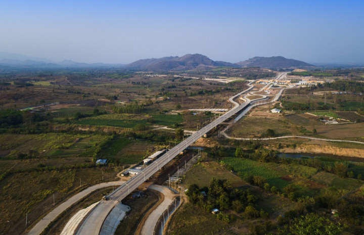 Bangkok Post - Myanmar rebels refuse to reopen highway to Thailand