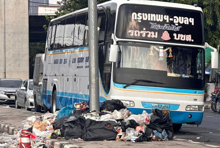 Bangkok Post - Piles of bus garbage anger Suriya