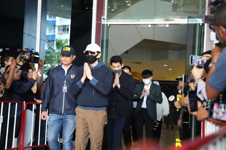 Bangkok Post - 17 iCon fraud suspects sent to jail