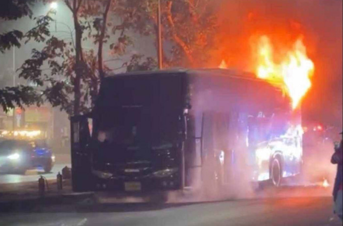 Bangkok Post - Diesel tour bus catches fire in Pak Chong