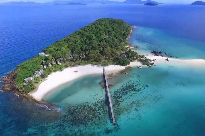Bangkok Post - Part of eastern Thai island of Koh Kham for sale at B1.8bn