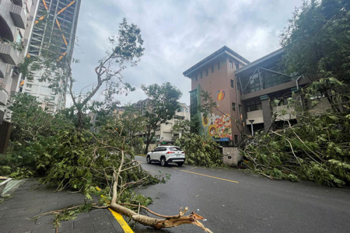 Bangkok Post - Typhoon Kong-rey kills one Thai in Taiwan