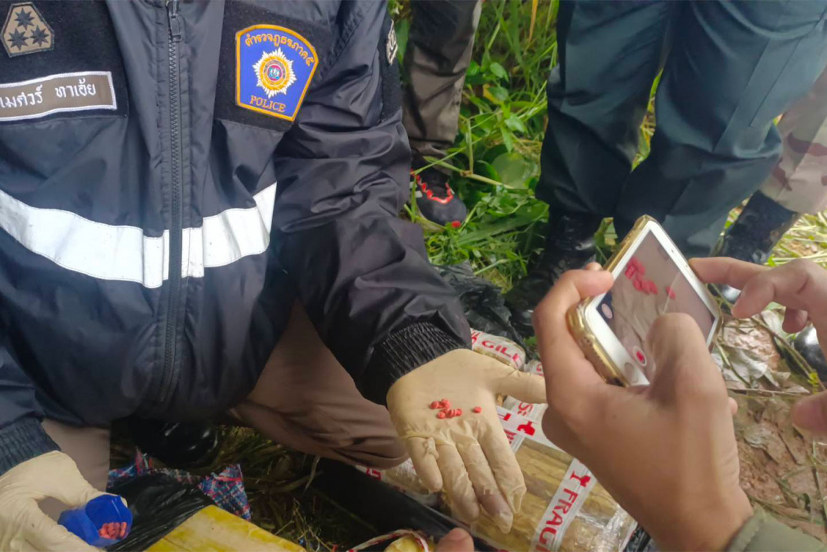 Bangkok Post - Troops seize 400,000 speed pills abandoned in Chiang Mai