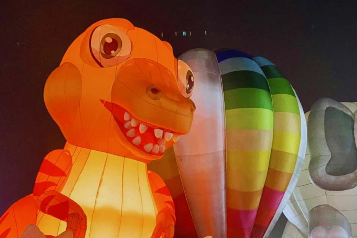Bangkok Post - Krathongs float, balloons fly at Muang Thong Thani