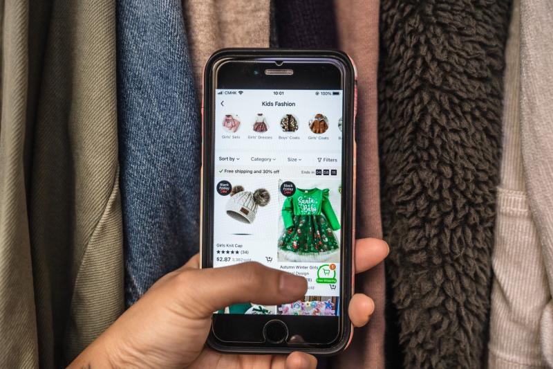 Bangkok Post - Foreign e-commerce platforms 'must register locally'
