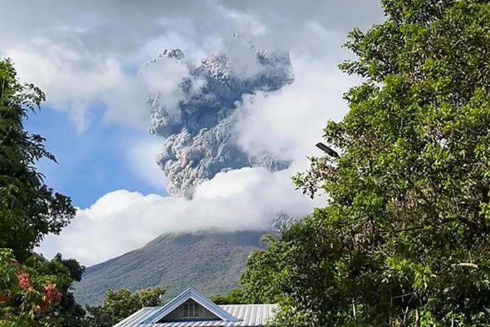 Bangkok Post - Evacuations underway as Philippine volcano erupts