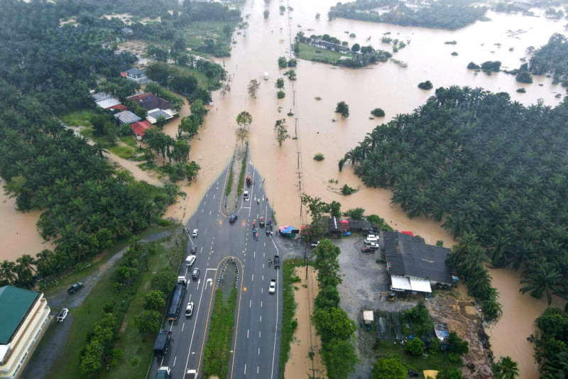 Bangkok Post - Floods worsen, death toll rises