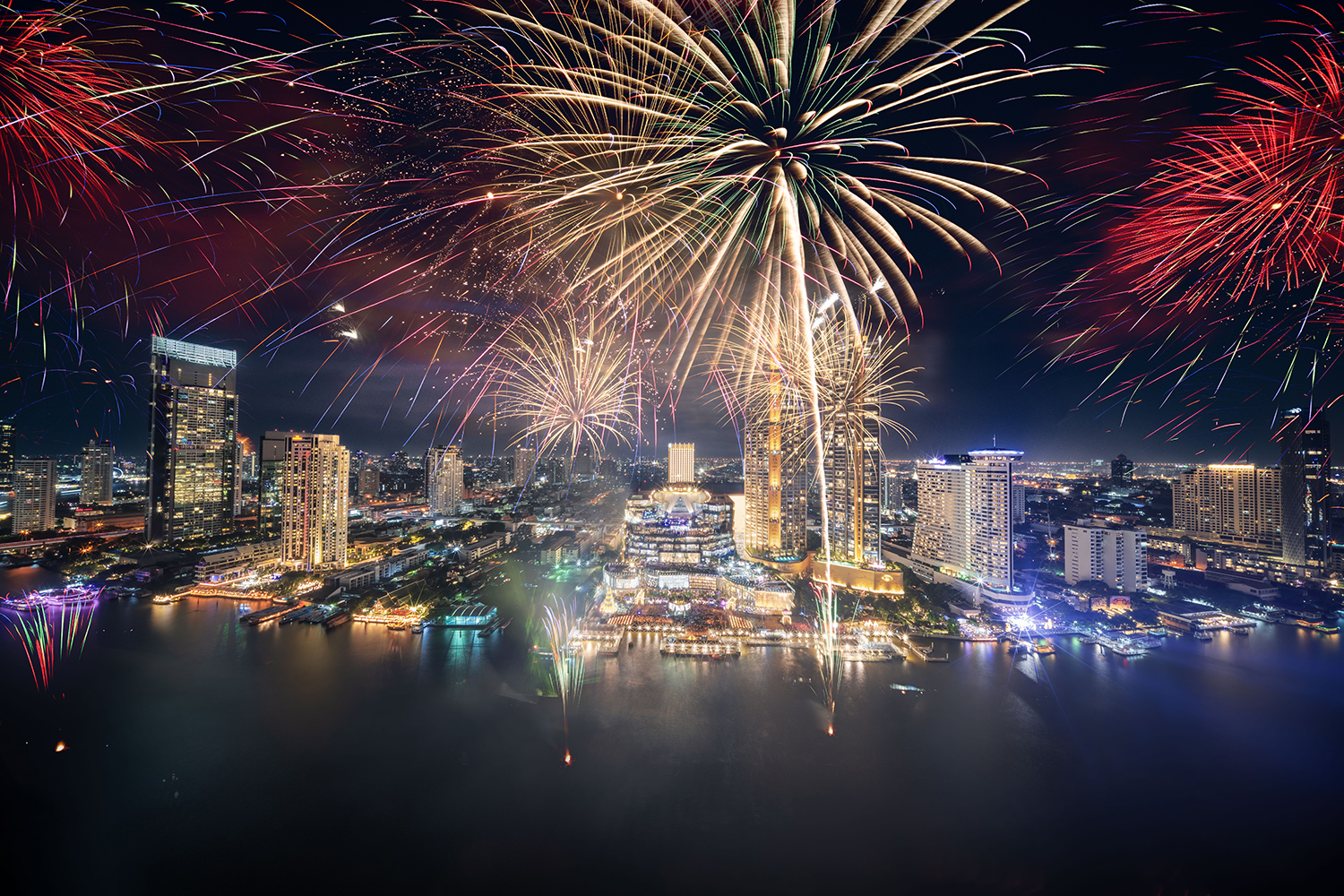 Bangkok Post - Thailand’s Longest Eco-Friendly Fireworks Light Up ICONSIAM
