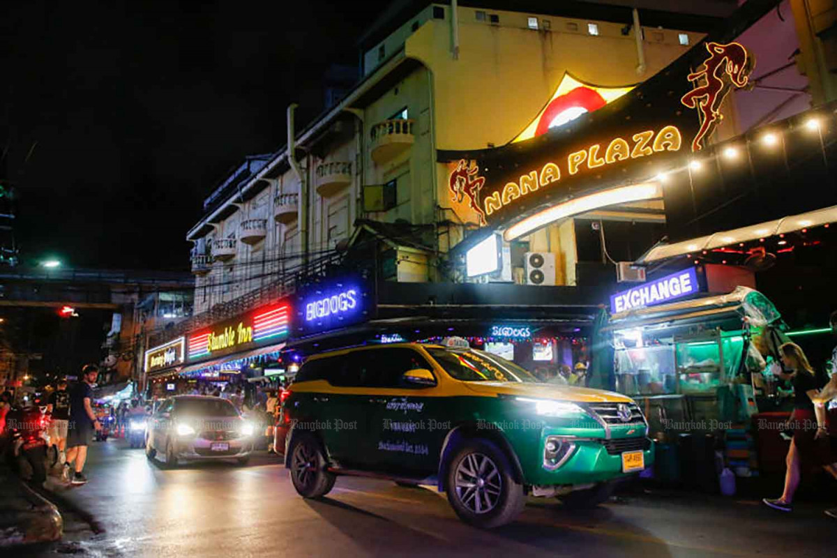 Police arrest 13 for selling coke in Nana Bangkok Post Learning - Learn ...