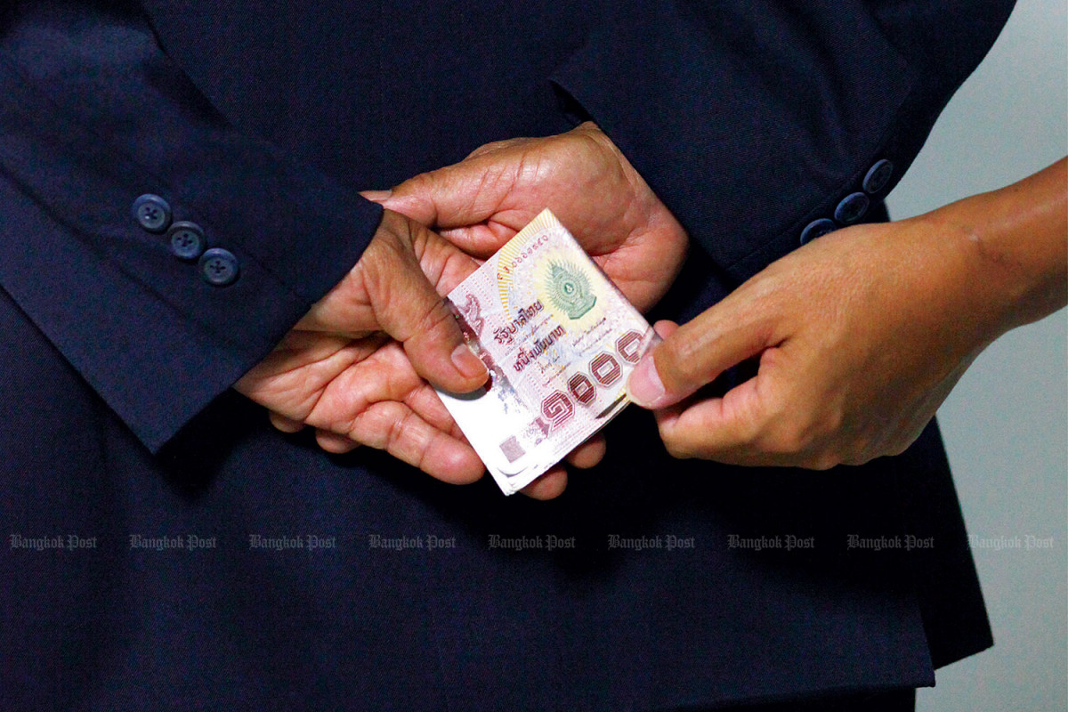 Bangkok Post - Engineer caught taking bribe