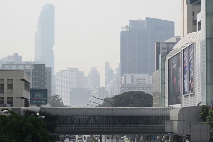 Bangkok Post - Bangkok air pollution forces 352 schools to close