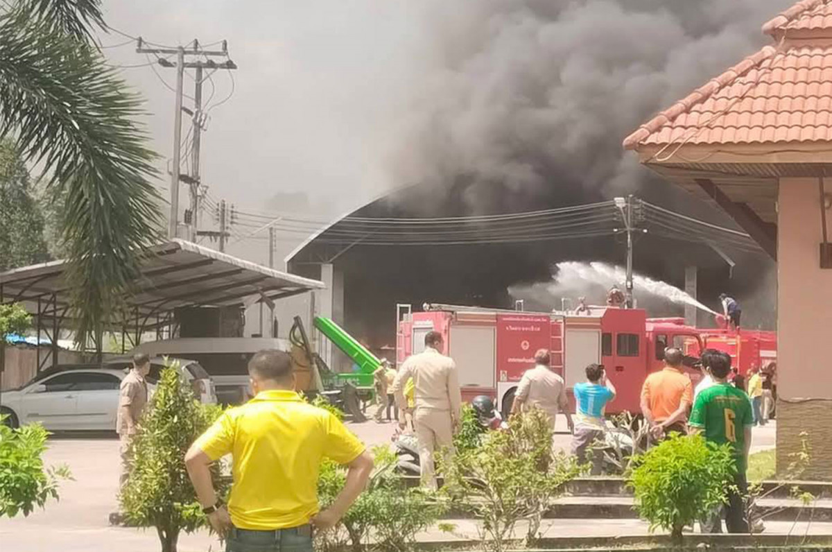 Bangkok Post - Bomb explodes at garbage truck depot in Narathiwat