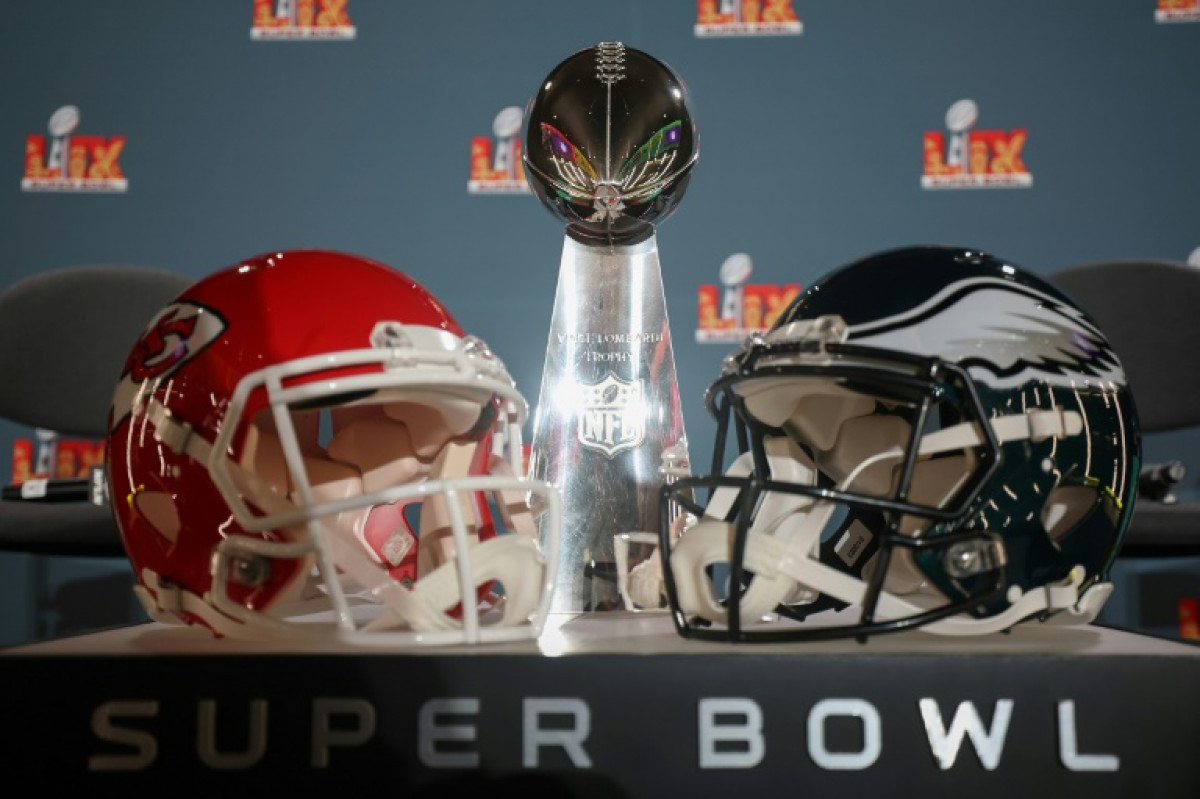 Bangkok Post - Trump, Swift join Super Bowl party as Chiefs chase ...