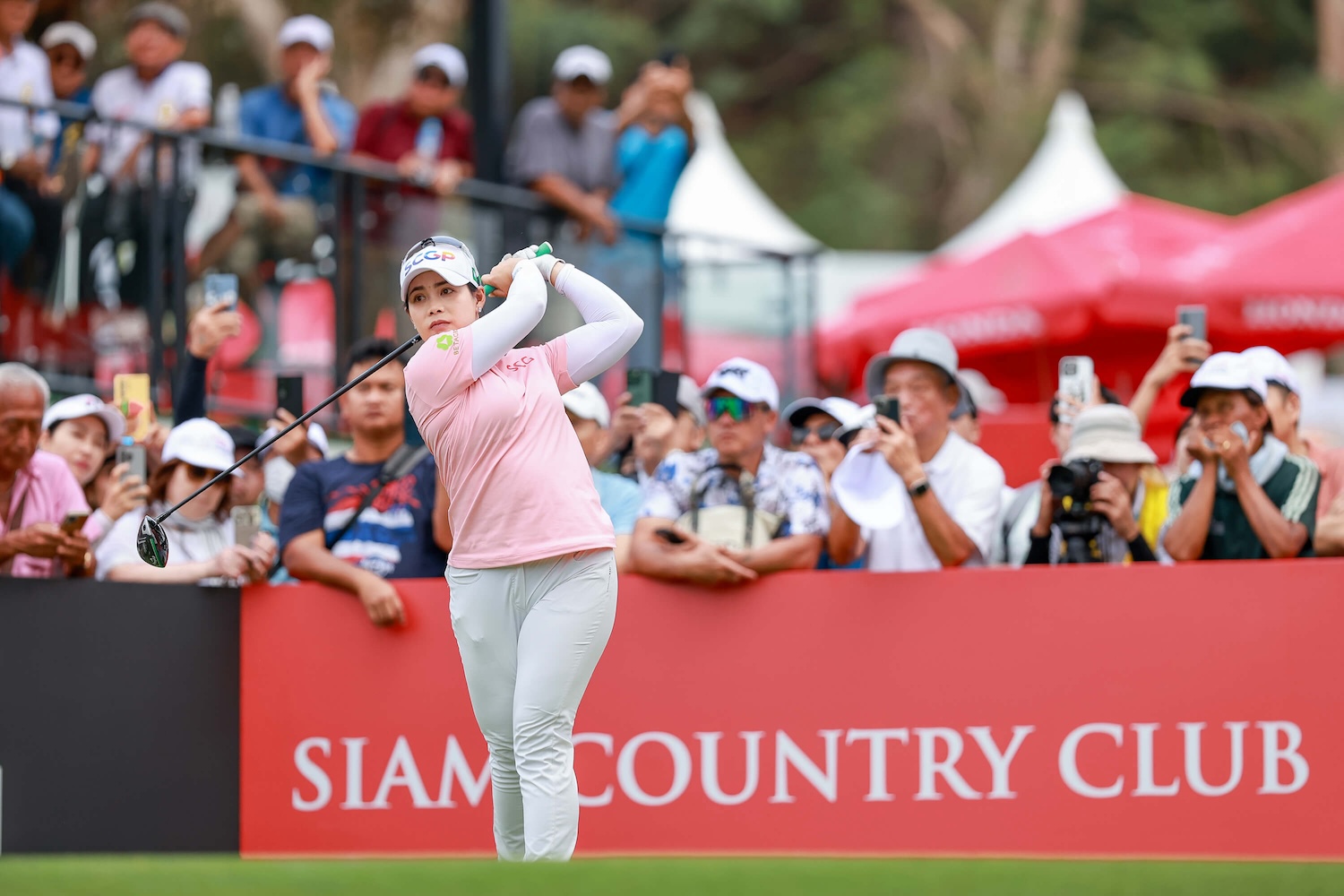 Bangkok Post - Jeeno and Mo chasing leader at Honda LPGA Thailand