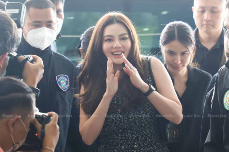 Bangkok Post - Actress ‘Due’ faces B62m embezzlement accusation