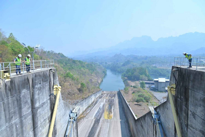 Bangkok Post - Dam chiefs say structures still safe, stable