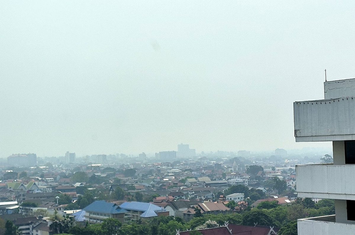 Bangkok Post - Wildfires continue to choke Chiang Mai