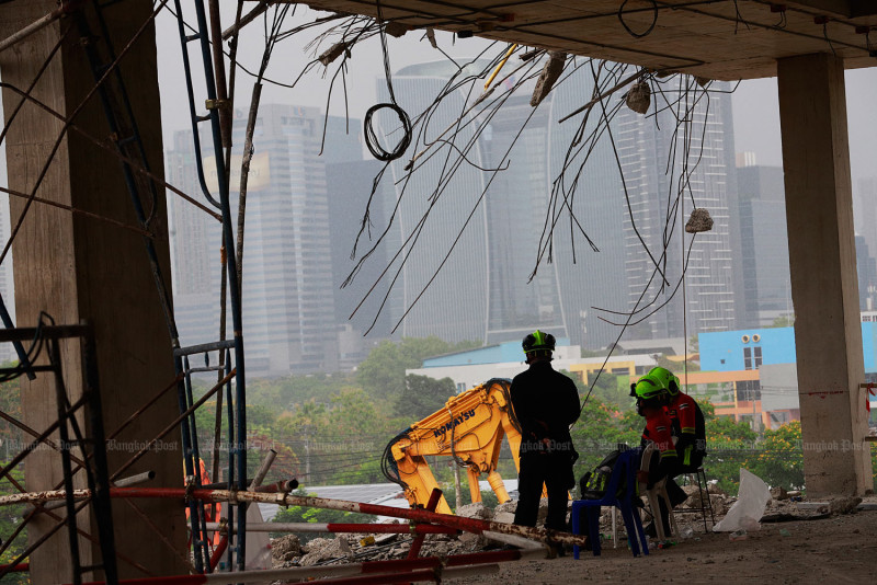 Bangkok Post - Lift flaw tied to State Audit Office building fate