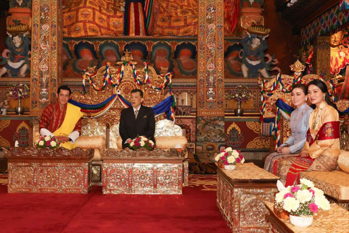 Bangkok Post - Bhutanese, Thai monks offer chants to His Majesty, the Queen