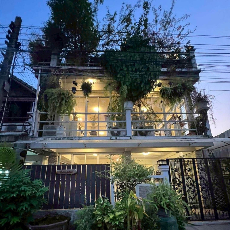 Bangkok Post - Beyond binary