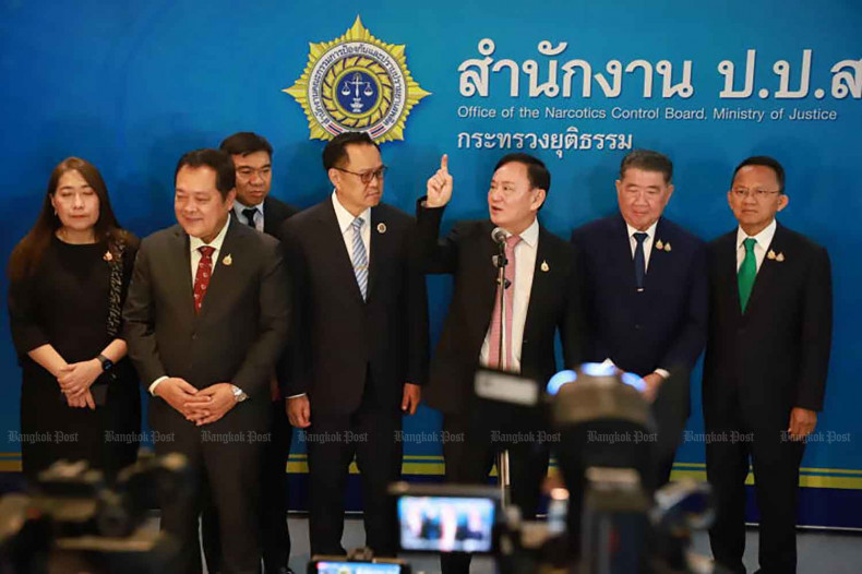 Bangkok Post - Coalition to last full term, says Thaksin