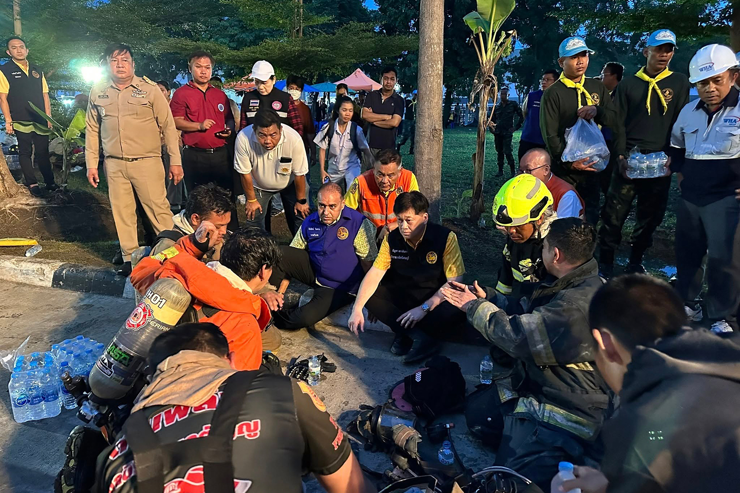 Bangkok Post - 8 killed, 2 missing, many hurt in tissue factory fire