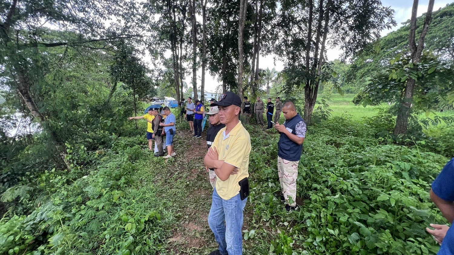 Bangkok Post - Policeman missing after boat capsizes while chasing suspect