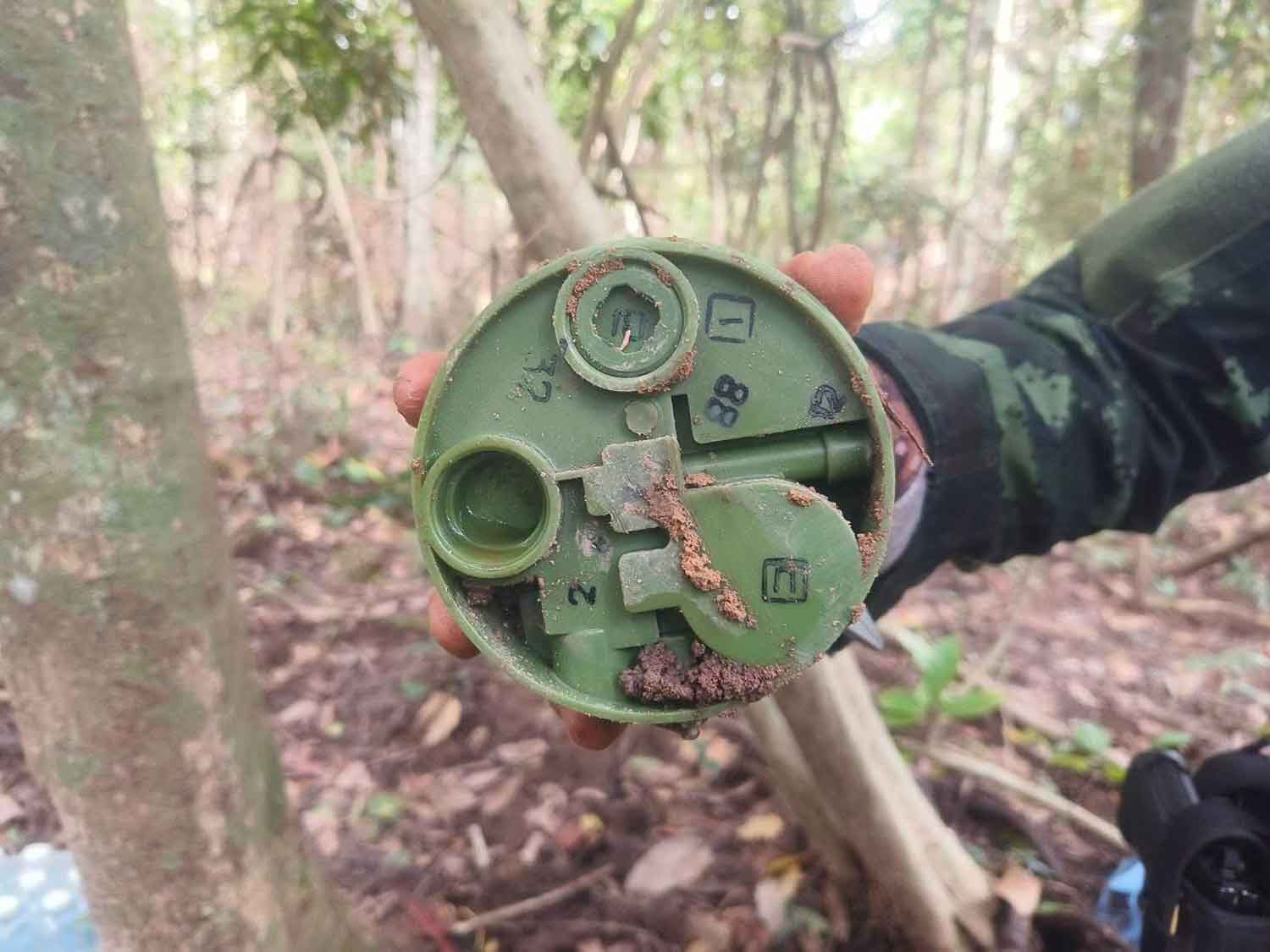 Bangkok Post - Landmine clearing starts near Cambodian border