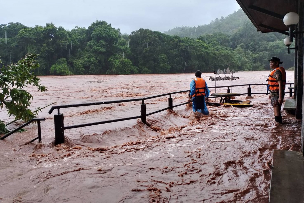 Bangkok Post - Irrigation Department prepares flood defences