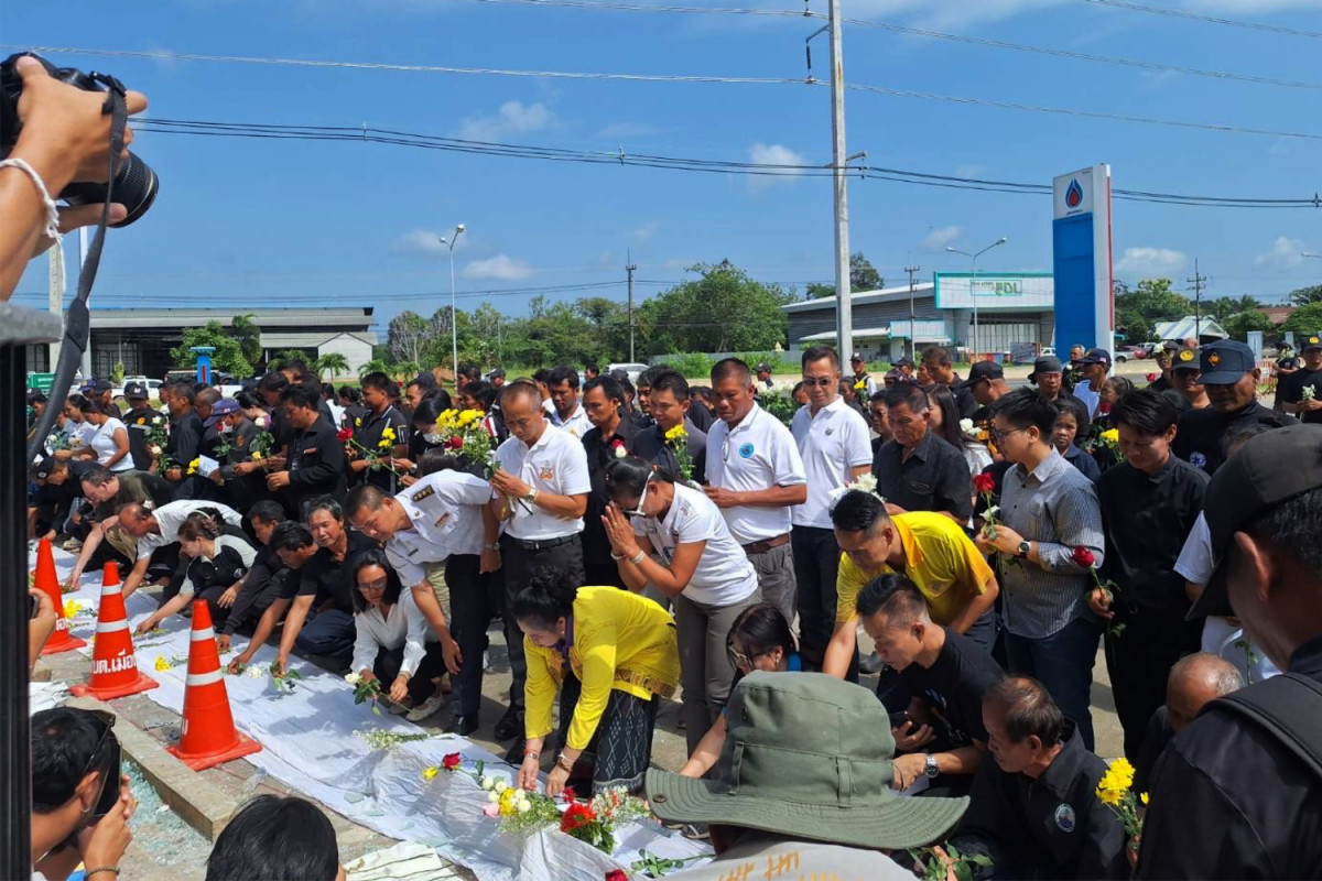 Bangkok Post - Mourning echoes as guns fall silent in Si Sa Ket