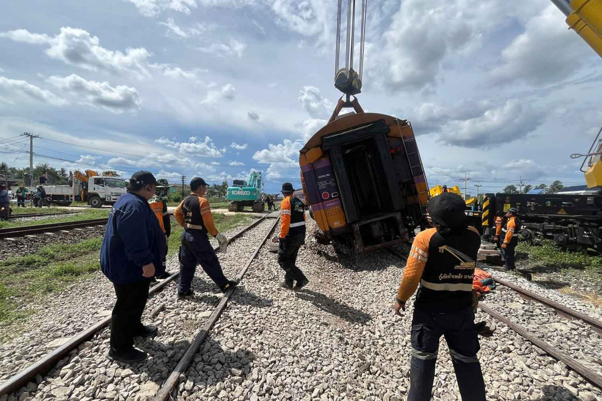 Bangkok Post - South-bound trains resume normal services after Saturday ...