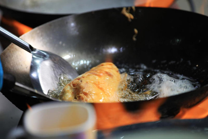 Bangkok Post - Influencer gets bill shock at Bangkok street food shrine