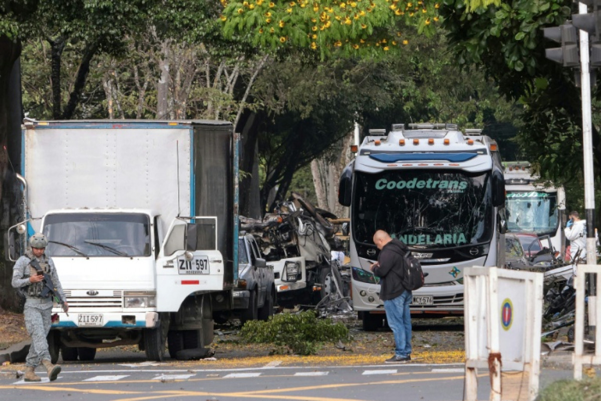 Bangkok Post - Five dead as 'thunderous' bomb attack hits Colombian city